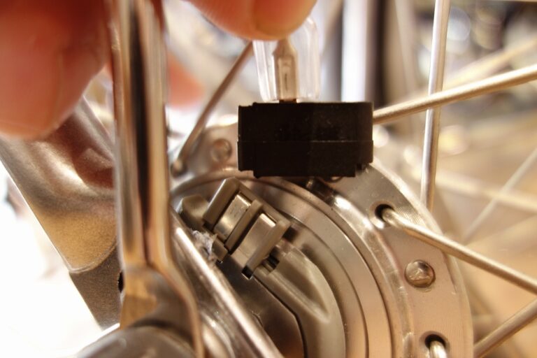 【自転車オートライト・ハブダイナモ】J1/J2/E2端子とは？